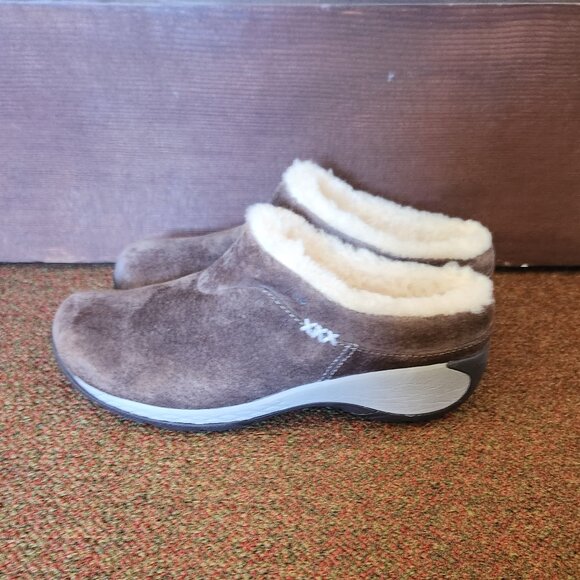 Merrell | Shoes | Merrell Womens Encore Q2 Ice Shoe In Merrell Stone ...